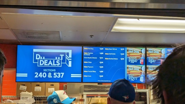 Tips for an Afternoon at the Blue Jays Game with Kids : Parenting To Go